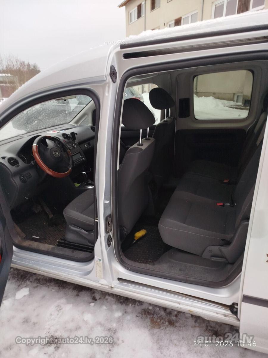 Grey Volkswagen Caddy 2014 in Tallinn, with an engine capacity of 1.60 L and mileage of 189 thousand km for 12900 €, photo 13 on AUTOMOTO.COM.LV