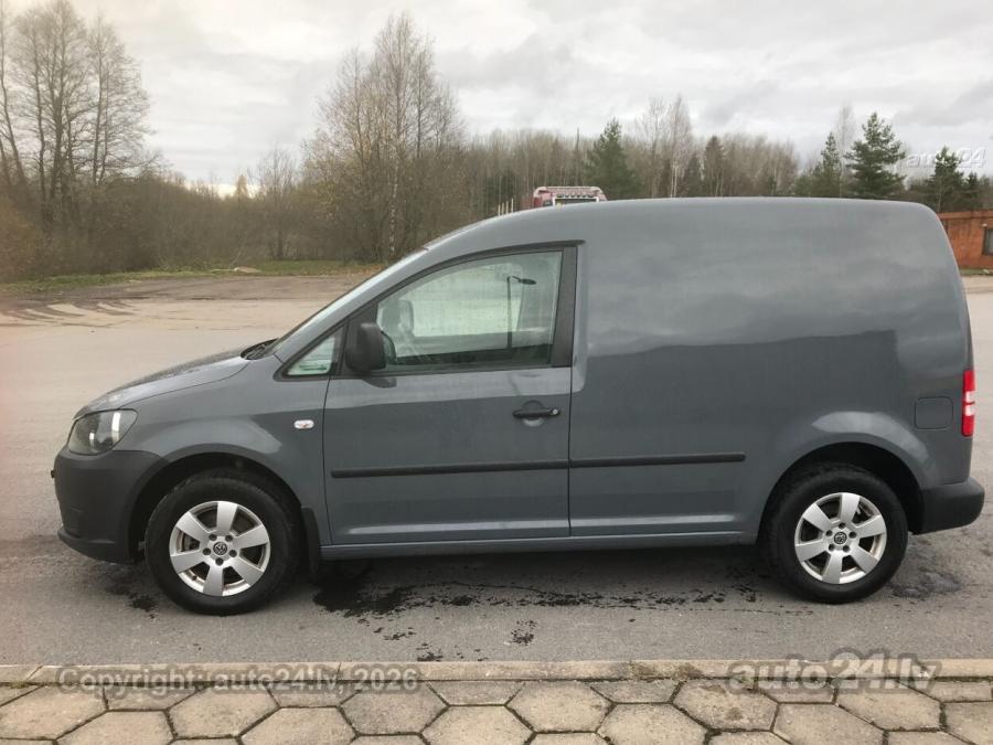 Grey Volkswagen Caddy 2014 in Voru, with an engine capacity of 1.60 L and mileage of 180 thousand km for 4999 €, photo 5 on AUTOMOTO.COM.LV