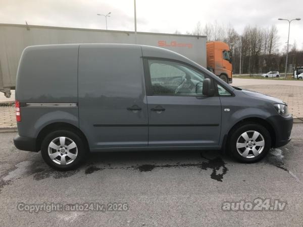 Grey Volkswagen Caddy 2014 in Voru, with an engine capacity of 1.60 L and mileage of 180 thousand km for 4999 €, photo 5 on AUTOMOTO.COM.LV