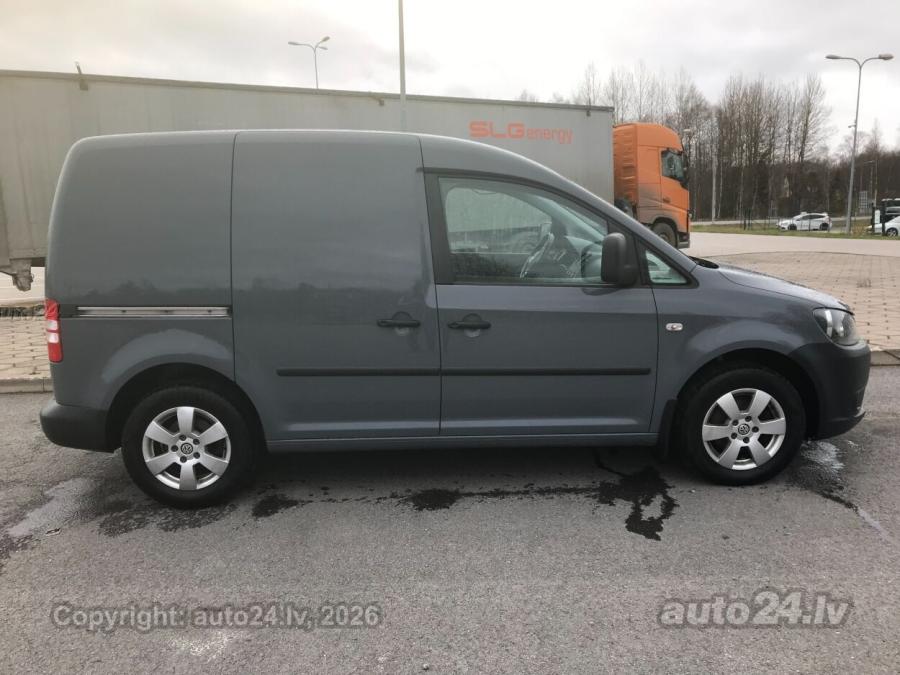Grey Volkswagen Caddy 2014 in Voru, with an engine capacity of 1.60 L and mileage of 180 thousand km for 4999 €, photo 6 on AUTOMOTO.COM.LV