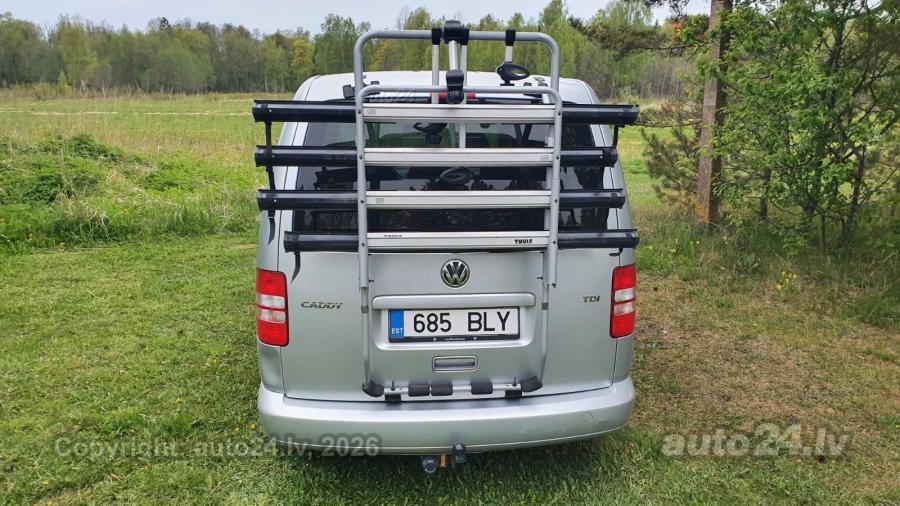 Grey Volkswagen Caddy 2014 in Tallinn, with an engine capacity of 1.60 L and mileage of 190 thousand km for 11500 €, photo 6 on AUTOMOTO.COM.LV