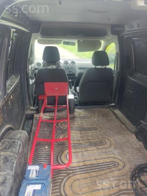 Pelēks Volkswagen Caddy 2014 Rīga, ar dzinēja tilpumu 1.60 L un nobraukumu 469 tūkst. km par 900 €, foto 8 vietnē AUTOMOTO.COM.LV