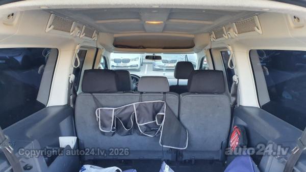 Grey Volkswagen Caddy 2015 in Tallinn, with an engine capacity of 1.60 L and mileage of 190 thousand km for 16500 €, photo 4 on AUTOMOTO.COM.LV