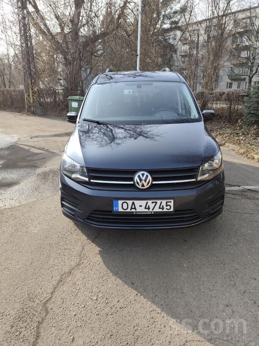 Grey Volkswagen Caddy 2015 in Riga, with an engine capacity of 2.00 L and mileage of 241 thousand km for 13400 €, photo 1 on AUTOMOTO.COM.LV