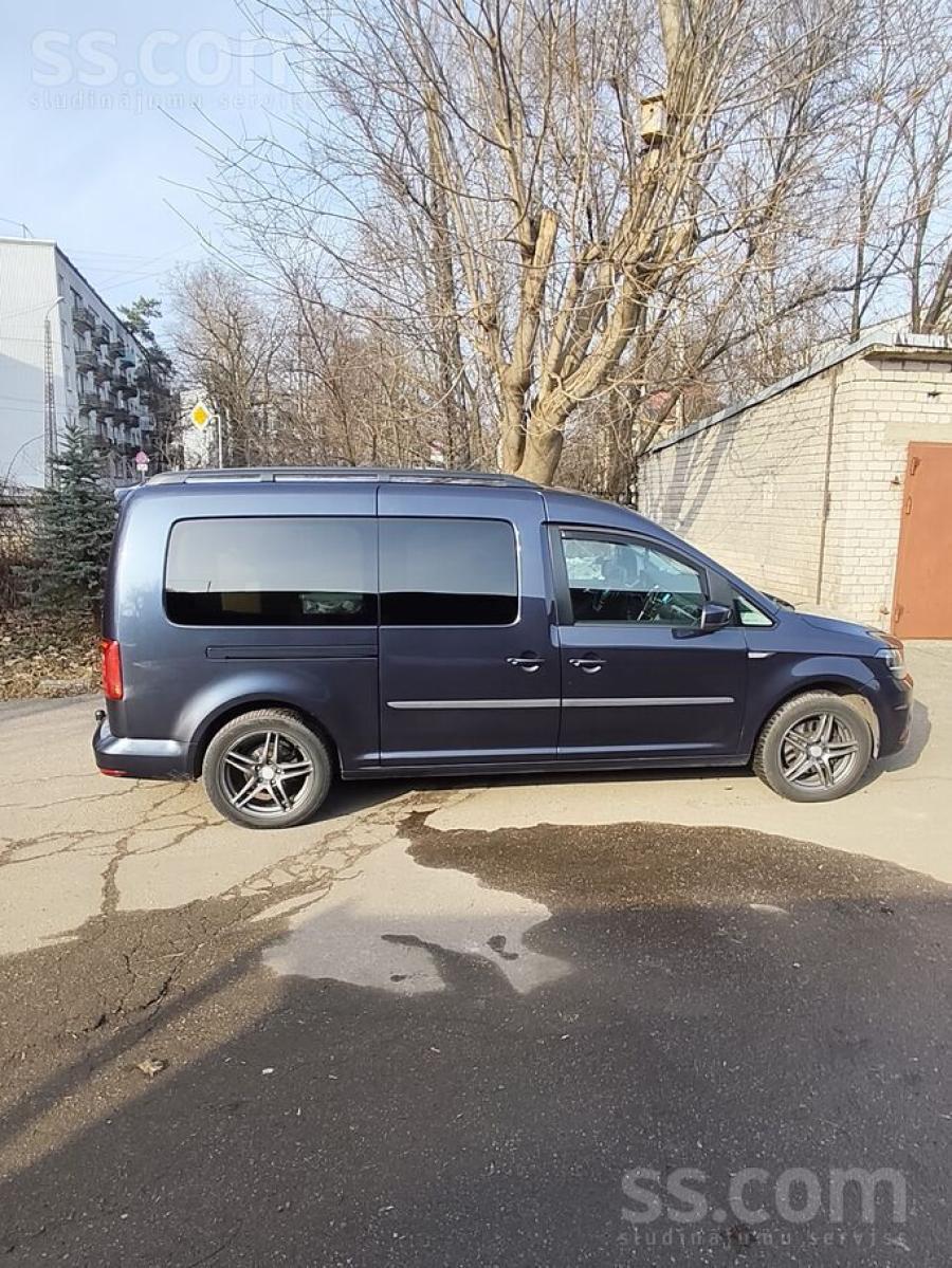 Grey Volkswagen Caddy 2015 in Riga, with an engine capacity of 2.00 L and mileage of 241 thousand km for 13400 €, photo 4 on AUTOMOTO.COM.LV