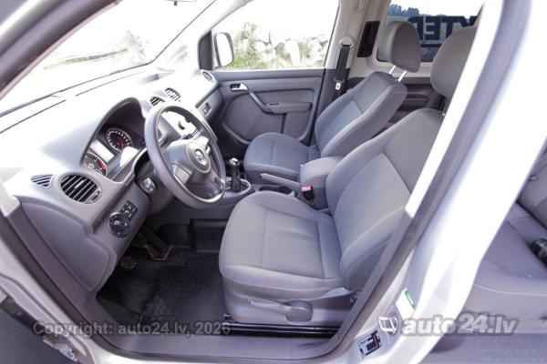Grey Volkswagen Caddy 2015 in Tallinn, with an engine capacity of 1.60 L and mileage of 340 thousand km for 6700 €, photo 3 on AUTOMOTO.COM.LV