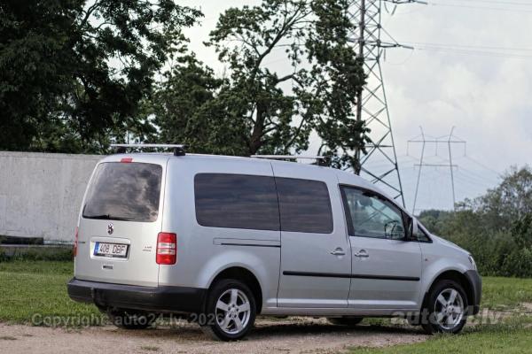 Grey Volkswagen Caddy 2015 in Tallinn, with an engine capacity of 1.60 L and mileage of 340 thousand km for 6700 €, photo 8 on AUTOMOTO.COM.LV