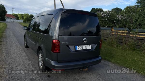 Grey Volkswagen Caddy 2016 in Tallinn, with an engine capacity of 2.00 L and mileage of 195 thousand km for 12500 €, photo 3 on AUTOMOTO.COM.LV