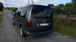 Grey Volkswagen Caddy 2016 in Tallinn, with an engine capacity of 2.00 L and mileage of 195 thousand km for 12500 €, photo 4 on AUTOMOTO.COM.LV