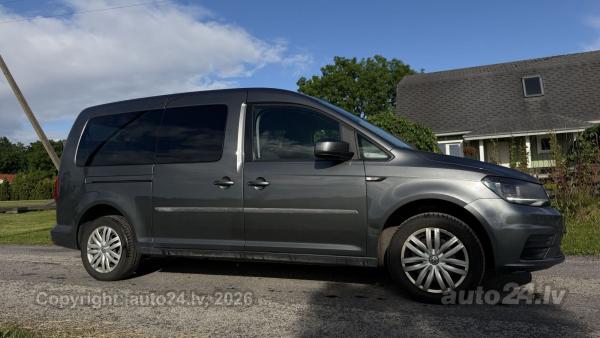 Grey Volkswagen Caddy 2016 in Tallinn, with an engine capacity of 2.00 L and mileage of 195 thousand km for 12500 €, photo 5 on AUTOMOTO.COM.LV