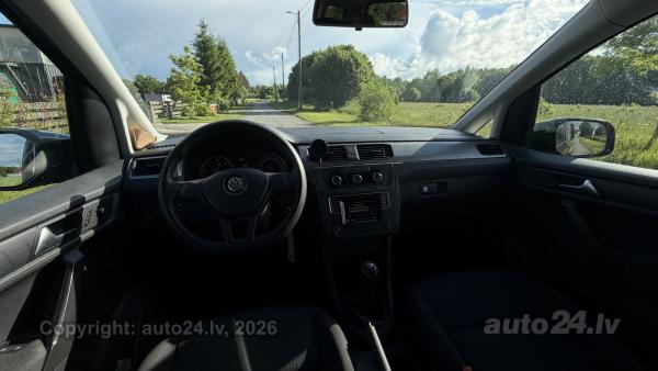 Grey Volkswagen Caddy 2016 in Tallinn, with an engine capacity of 2.00 L and mileage of 195 thousand km for 12500 €, photo 7 on AUTOMOTO.COM.LV