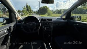 Grey Volkswagen Caddy 2016 in Tallinn, with an engine capacity of 2.00 L and mileage of 195 thousand km for 12500 €, photo 8 on AUTOMOTO.COM.LV