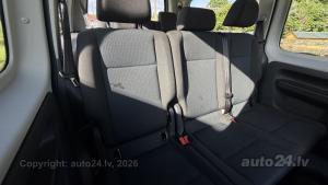Grey Volkswagen Caddy 2016 in Tallinn, with an engine capacity of 2.00 L and mileage of 195 thousand km for 12500 €, photo 9 on AUTOMOTO.COM.LV