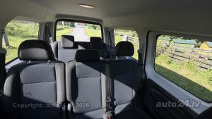 Grey Volkswagen Caddy 2016 in Tallinn, with an engine capacity of 2.00 L and mileage of 195 thousand km for 12500 €, photo 10 on AUTOMOTO.COM.LV