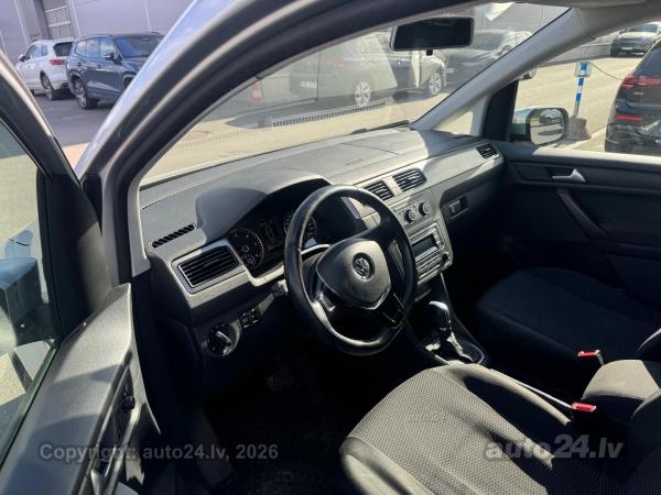 Pelēks Volkswagen Caddy 2019 Tallina, ar dzinēja tilpumu 2.00 L un nobraukumu 185 tūkst. km par 15500 €, foto 7 vietnē AUTOMOTO.COM.LV