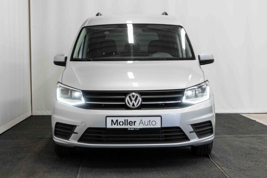 Pelēks Volkswagen Caddy 2019 Tallina, ar dzinēja tilpumu 2.00 L un nobraukumu 185 tūkst. km par 15900 €, foto 3 vietnē AUTOMOTO.COM.LV