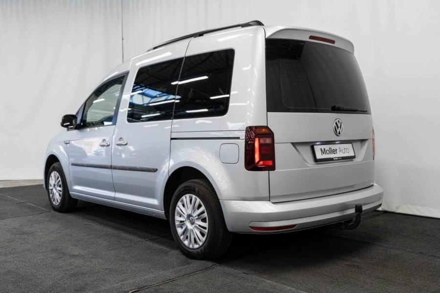 Pelēks Volkswagen Caddy 2019 Tallina, ar dzinēja tilpumu 2.00 L un nobraukumu 185 tūkst. km par 15900 €, foto 4 vietnē AUTOMOTO.COM.LV