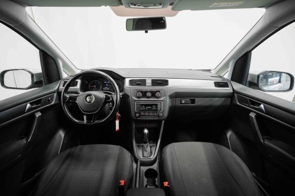 Grey Volkswagen Caddy 2019 in Tallinn, with an engine capacity of 2.00 L and mileage of 185 thousand km for 15900 €, photo 10 on AUTOMOTO.COM.LV