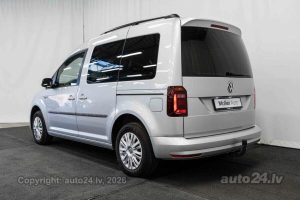Grey Volkswagen Caddy 2019 in Tallinn, with an engine capacity of 2.00 L and mileage of 185 thousand km for 15900 €, photo 4 on AUTOMOTO.COM.LV