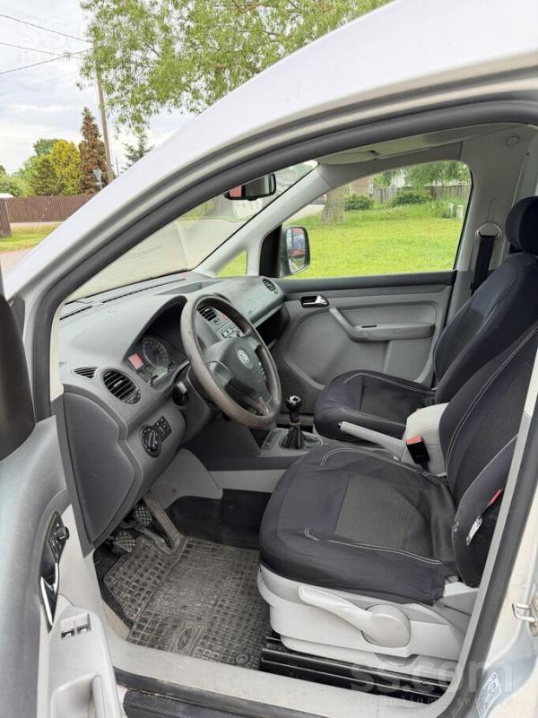 Volkswagen Caddy 2009 in Ventspils, with an engine capacity of 1.40 L and mileage of 352 thousand km for 3150 €, photo 10 on AUTOMOTO.COM.LV