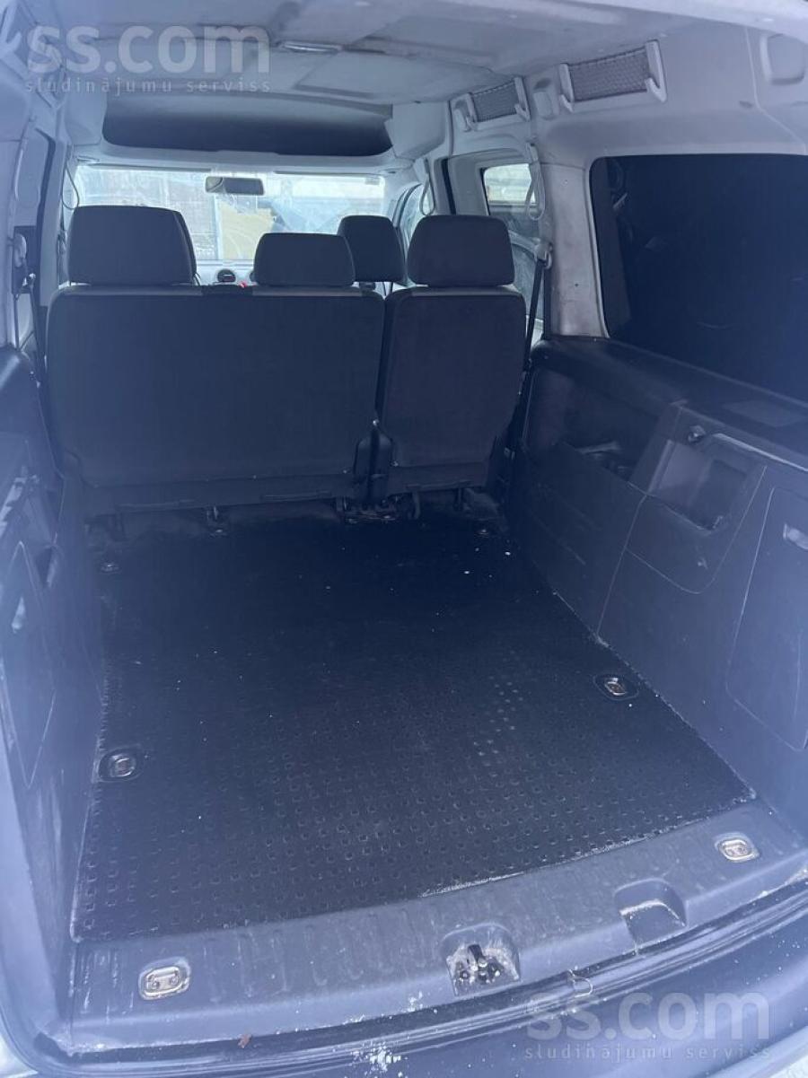 Volkswagen Caddy 2011 Rīga, ar dzinēja tilpumu 1.60 L un nobraukumu 412 tūkst. km par 4050 €, foto 8 vietnē AUTOMOTO.COM.LV