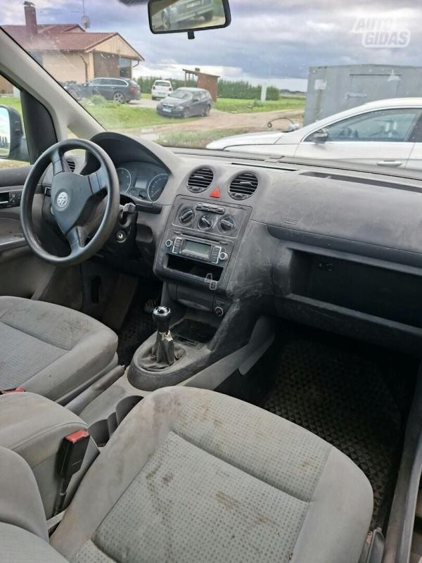 Volkswagen Caddy 2008 Panevēža, ar dzinēja tilpumu 1.90 L un nobraukumu 380 tūkst. km par 1300 €, foto 6 vietnē AUTOMOTO.COM.LV