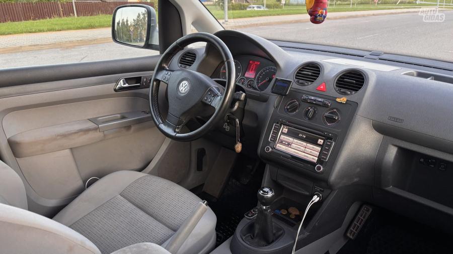 Volkswagen Caddy 2010 in Moletai, with an engine capacity of 1.90 L and mileage of 379 thousand km for 3500 €, photo 12 on AUTOMOTO.COM.LV