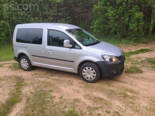 Volkswagen Caddy 2011 in Daugavpils, with an engine capacity of 1.60 L and mileage of 287 thousand km for 5850 €, photo 4 on AUTOMOTO.COM.LV