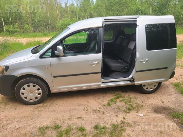 Volkswagen Caddy 2011 in Daugavpils, with an engine capacity of 1.60 L and mileage of 287 thousand km for 5850 €, photo 8 on AUTOMOTO.COM.LV