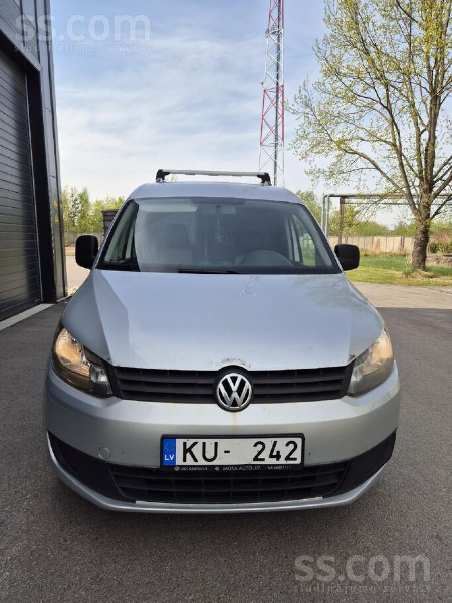 Volkswagen Caddy 2011 in Riga, with an engine capacity of 1.60 L and mileage of 294 thousand km for 3200 €, photo 4 on AUTOMOTO.COM.LV