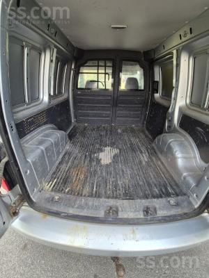 Volkswagen Caddy 2011 in Riga, with an engine capacity of 1.60 L and mileage of 294 thousand km for 3200 €, photo 8 on AUTOMOTO.COM.LV