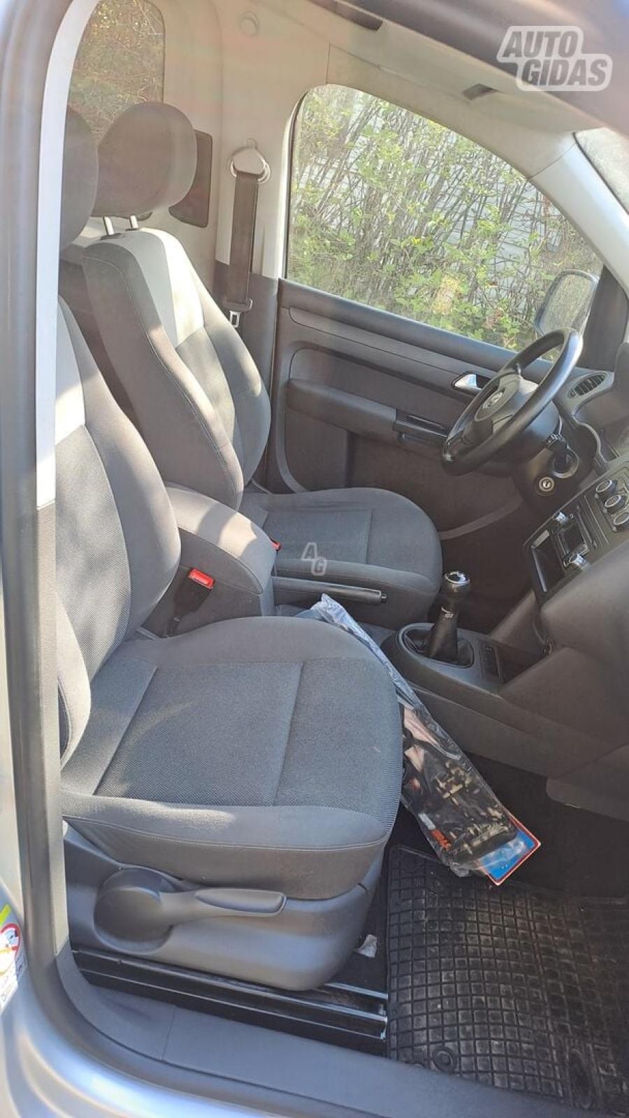 Volkswagen Caddy 2012 in Vilnius, with an engine capacity of 1.60 L and mileage of 298 thousand km for 5050 €, photo 6 on AUTOMOTO.COM.LV
