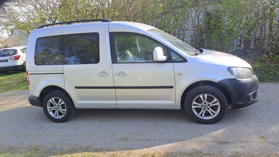 Volkswagen Caddy 2012 in Vilnius, with an engine capacity of 1.60 L and mileage of 298 thousand km for 5050 €, photo 13 on AUTOMOTO.COM.LV