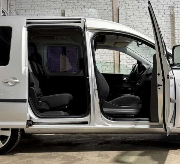 Volkswagen Caddy 2012 in Klaipeda, with an engine capacity of 0.00 L and mileage of 268 thousand km for 5500 €, photo 5 on AUTOMOTO.COM.LV