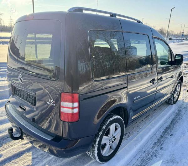 Volkswagen Caddy 2014 in Kaunas, with an engine capacity of 1.60 L and mileage of 273 thousand km for 7749 €, photo 6 on AUTOMOTO.COM.LV