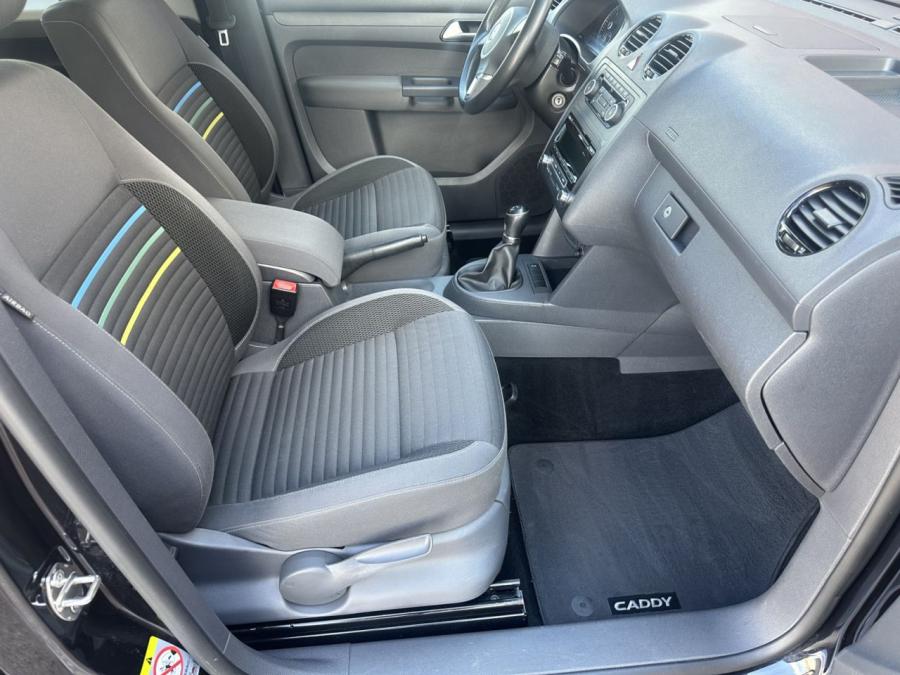 Volkswagen Caddy 2014 in Vilnius, with an engine capacity of 1.60 L and mileage of 246 thousand km for 7750 €, photo 5 on AUTOMOTO.COM.LV