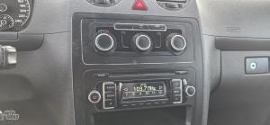 Volkswagen Caddy 2015 in Silute, with an engine capacity of 1.60 L and mileage of 247 thousand km for 2900 €, photo 14 on AUTOMOTO.COM.LV