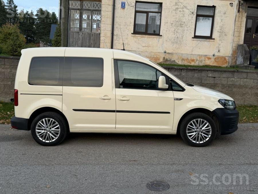 Volkswagen Caddy 2016 in Valmiera, with an engine capacity of 2.00 L and mileage of 292 thousand km for 6200 €, photo 4 on AUTOMOTO.COM.LV