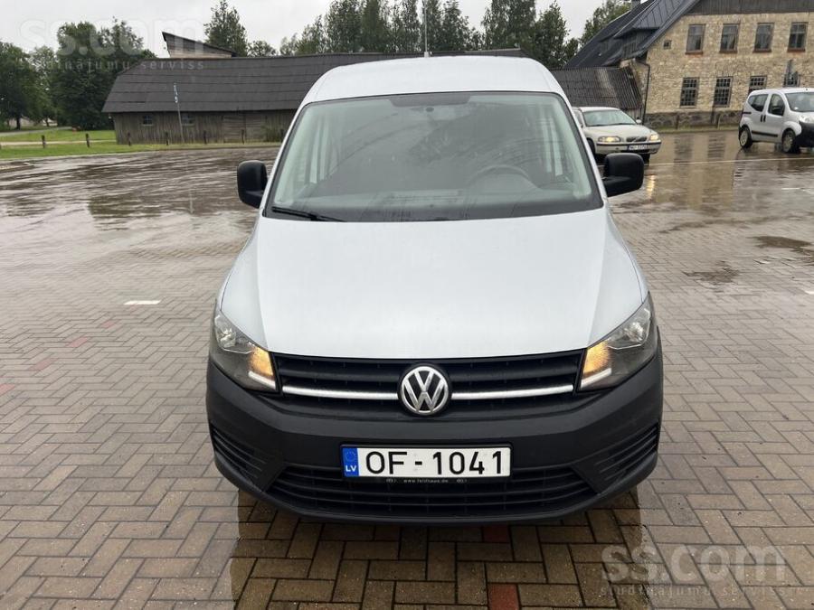 Volkswagen Caddy 2017 in Cesis, with an engine capacity of 2.00 L and mileage of 268 thousand km for 7990 €, photo 2 on AUTOMOTO.COM.LV