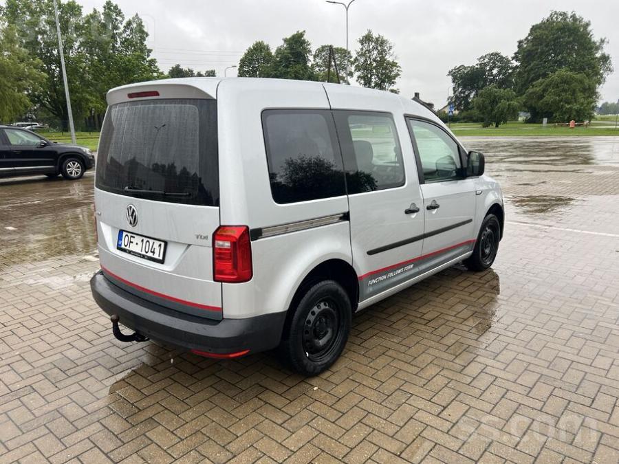 Volkswagen Caddy 2017 in Cesis, with an engine capacity of 2.00 L and mileage of 268 thousand km for 7990 €, photo 5 on AUTOMOTO.COM.LV
