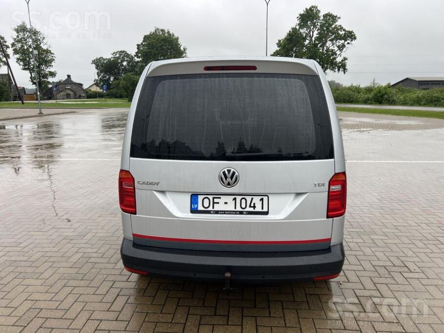 Volkswagen Caddy 2017 in Cesis, with an engine capacity of 2.00 L and mileage of 268 thousand km for 7990 €, photo 6 on AUTOMOTO.COM.LV