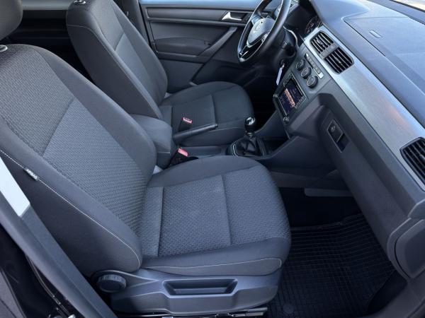 Volkswagen Caddy 2017 in Vilnius, with an engine capacity of 2.00 L and mileage of 148 thousand km for 17450 €, photo 5 on AUTOMOTO.COM.LV