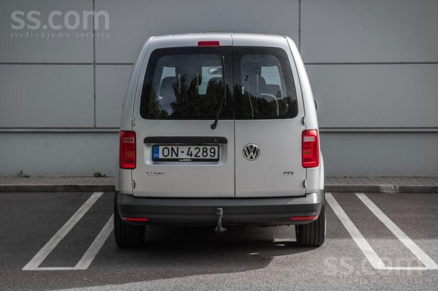Volkswagen Caddy 2017 in Riga, with an engine capacity of 1.40 L and mileage of 384 thousand km for 8990 €, photo 7 on AUTOMOTO.COM.LV