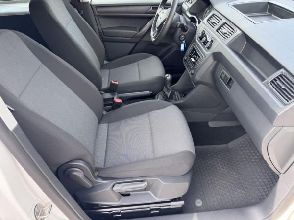 Volkswagen Caddy 2020 Viļņa, ar dzinēja tilpumu 2.00 L un nobraukumu 44 tūkst. km par 14500 €, foto 4 vietnē AUTOMOTO.COM.LV