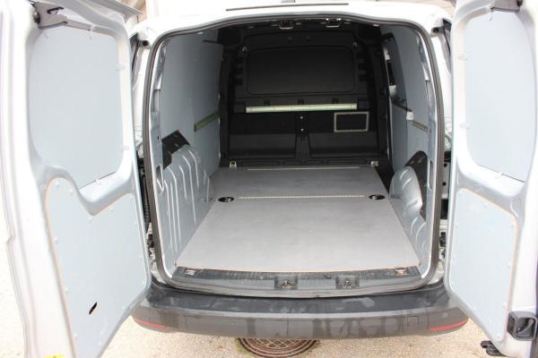 Volkswagen Caddy 2022 in Jelgava, with an engine capacity of 2.00 L and mileage of 137 thousand km for 17350 €, photo 6 on AUTOMOTO.COM.LV