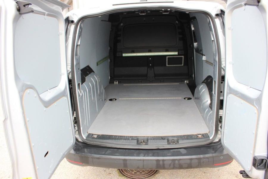 Volkswagen Caddy 2022 in Jelgava, with an engine capacity of 2.00 L and mileage of 137 thousand km for 17350 €, photo 6 on AUTOMOTO.COM.LV