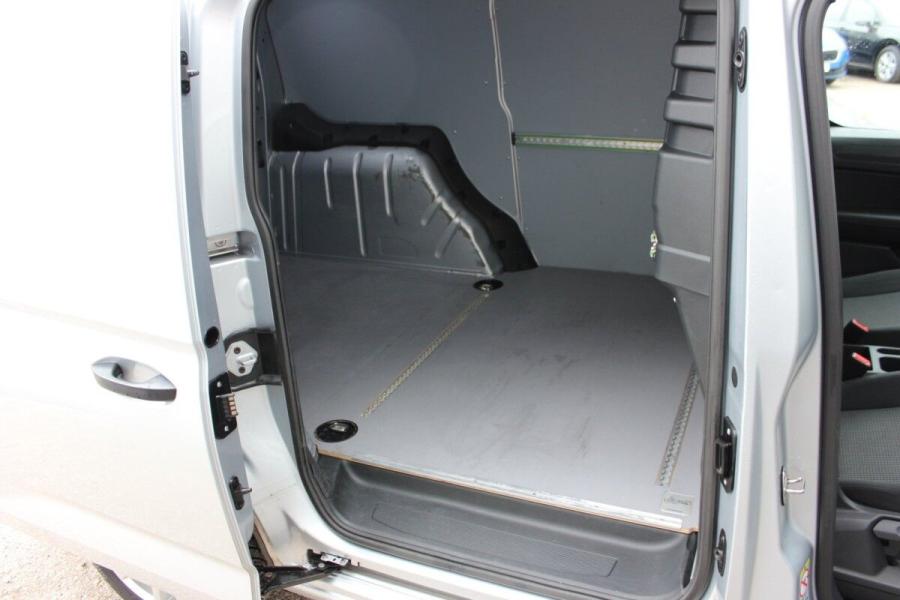 Volkswagen Caddy 2022 in Jelgava, with an engine capacity of 2.00 L and mileage of 137 thousand km for 17350 €, photo 7 on AUTOMOTO.COM.LV