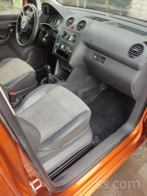 Orange Volkswagen Caddy 2012 in Ogre, with an engine capacity of 1.60 L and mileage of 450 thousand km for 3790 €, photo 11 on AUTOMOTO.COM.LV