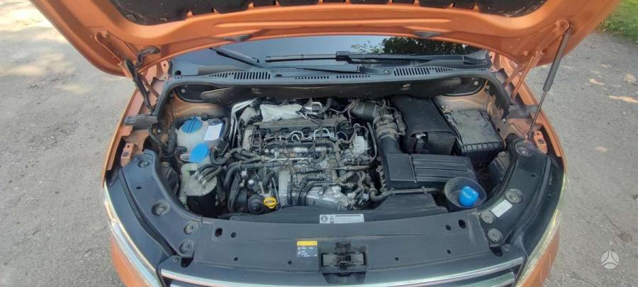 Orange Volkswagen Caddy 2015 in Sirvintos, with an engine capacity of 2.00 L and mileage of 170 thousand km for 14400 €, photo 17 on AUTOMOTO.COM.LV