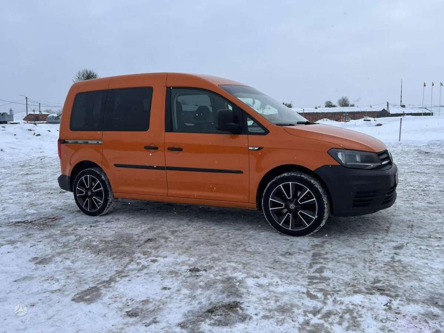 Oranžs Volkswagen Caddy 2019 Kauņa, ar dzinēja tilpumu 1.97 L un nobraukumu 300 tūkst. km par 8349 €, foto 1 vietnē AUTOMOTO.COM.LV